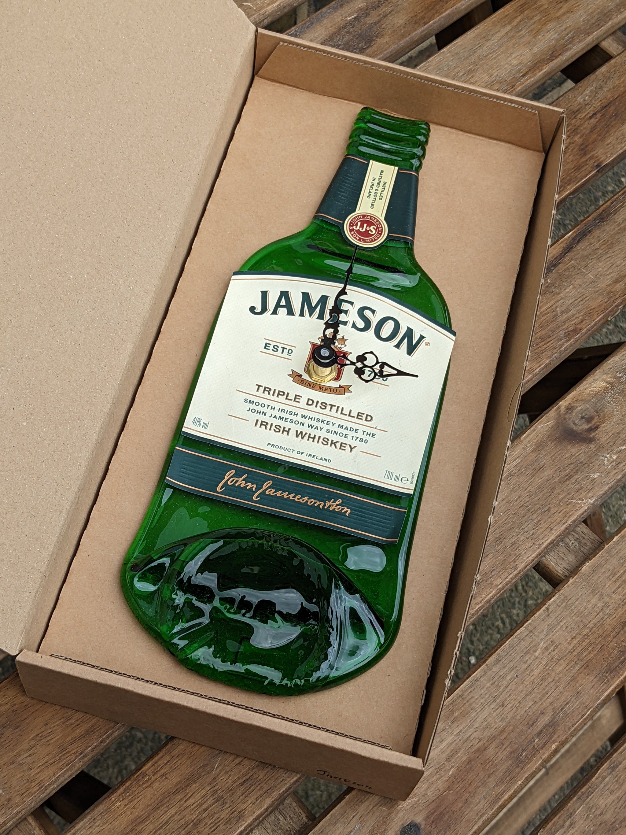 Jameson bottle clock – Rewind Glass